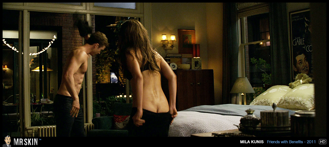 Mila Kunis Vs Scarlett Johansson Whos The Hottest Pics